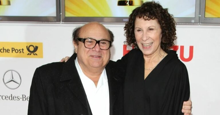 Danny DeVito Height, Age, Net Worth, Wife, Family, Career and Biography